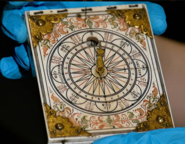 Diptych dial | History of Science Museum